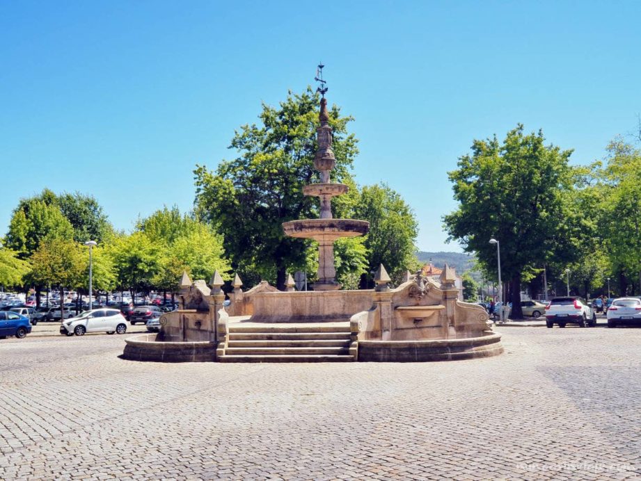 Qué ver en Barcelos Portugal ⭐️ Ciudad con arte en las calles